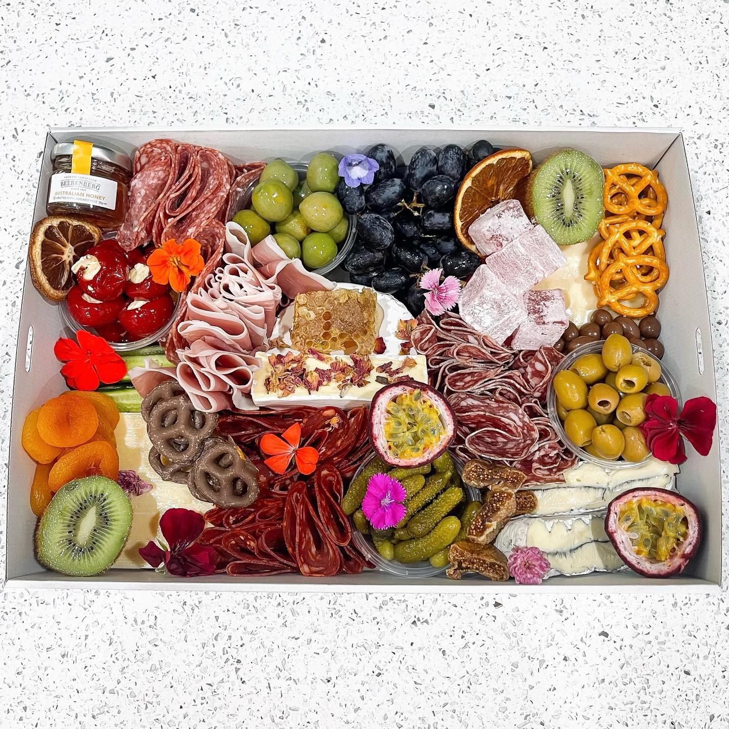 Grande Grazing Box – Grazing To You
